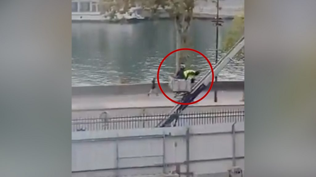 Watch: Video appears to show alleged Louvre jewel thieves escaping ...